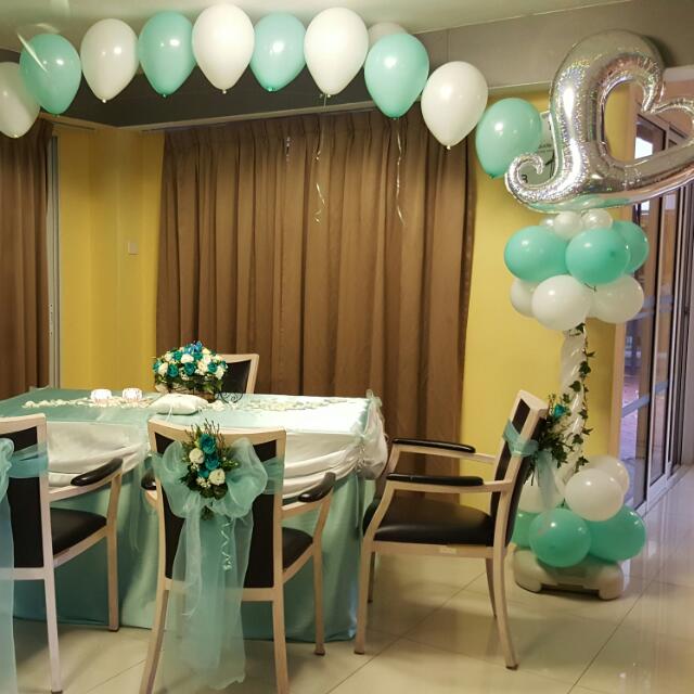 Balloon Arch Backdrop And Solemnization Table And Chairs Decor With ...
