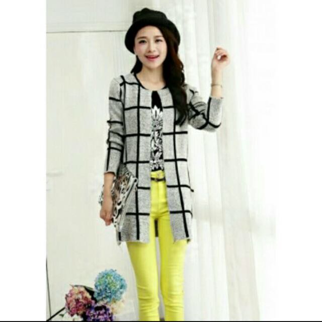 Grey Grid Coat, Women's Fashion, Coats, Jackets and Outerwear on Carousell