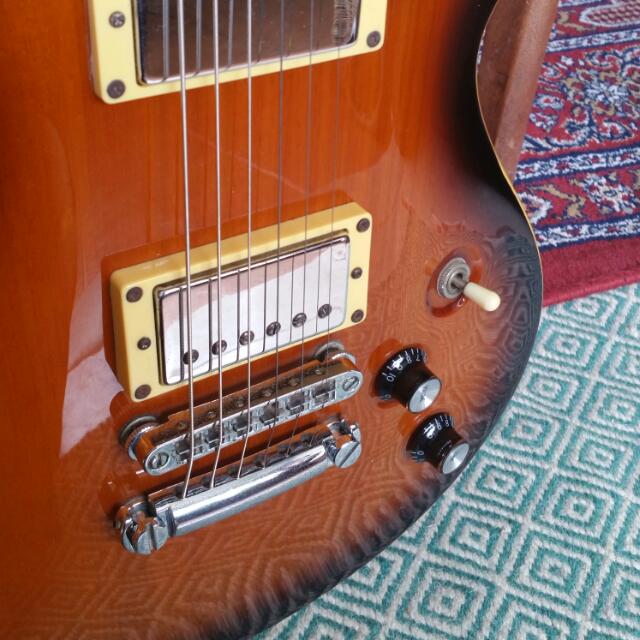 Cort M520 Electric GUITAR, Hobbies & Toys, Music & Media, Music ...