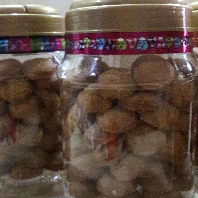 Biskut Mazolla, Food & Drinks, Homemade Bakes on Carousell