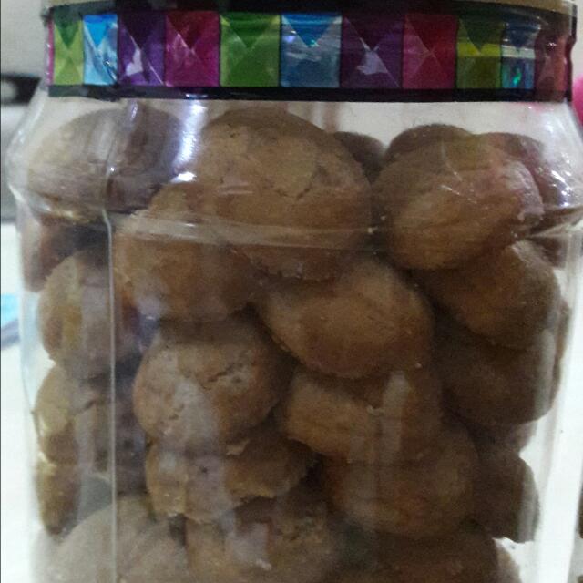 Biskut Mazolla, Food & Drinks, Homemade Bakes on Carousell