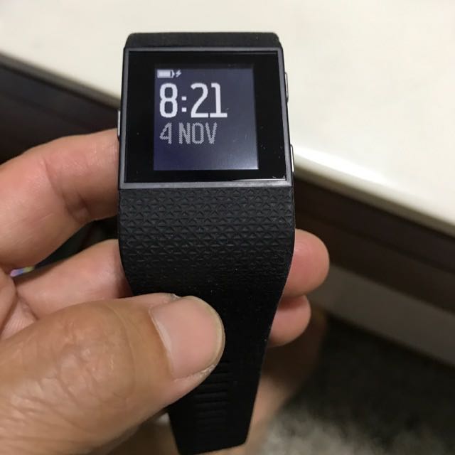 Fitbit Surge (Large Size), Mobile Phones & Gadgets, Wearables & Smart ...
