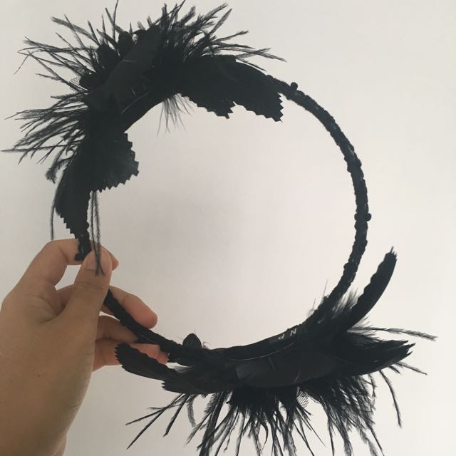 Black Feather Crown, Women's Fashion, Watches & Accessories, Other ...