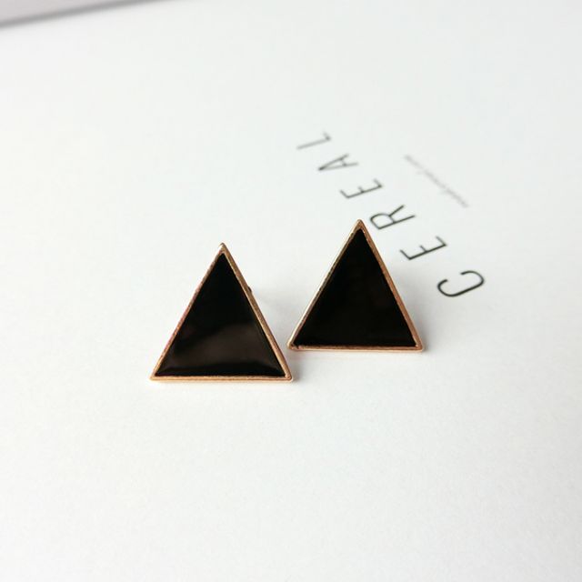 Korean Inspired Black Triangle Earring (1017), Women's Fashion, Jewelry & Organisers, Earrings ...