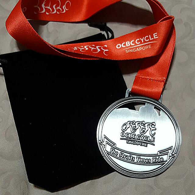 OCBC CYCLE 2016 Medal Straits Times Ride, Vintage & Collectibles ...