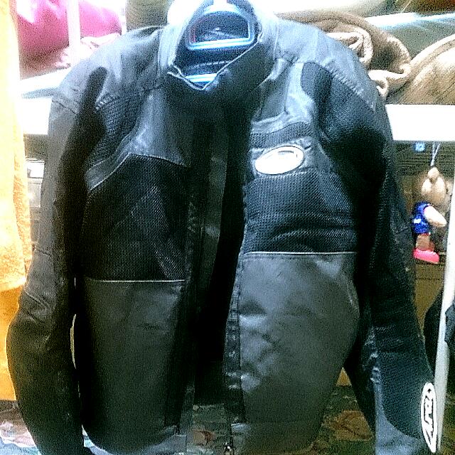 Racing / Motorcycle Jacket With Padding, Motorbikes on Carousell