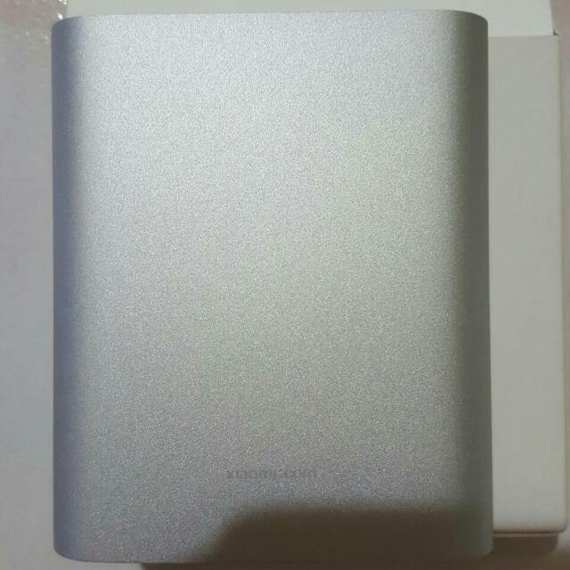 Xiaomi 10400mAh Mi Power Bank Aluminum casing with battery cell ...