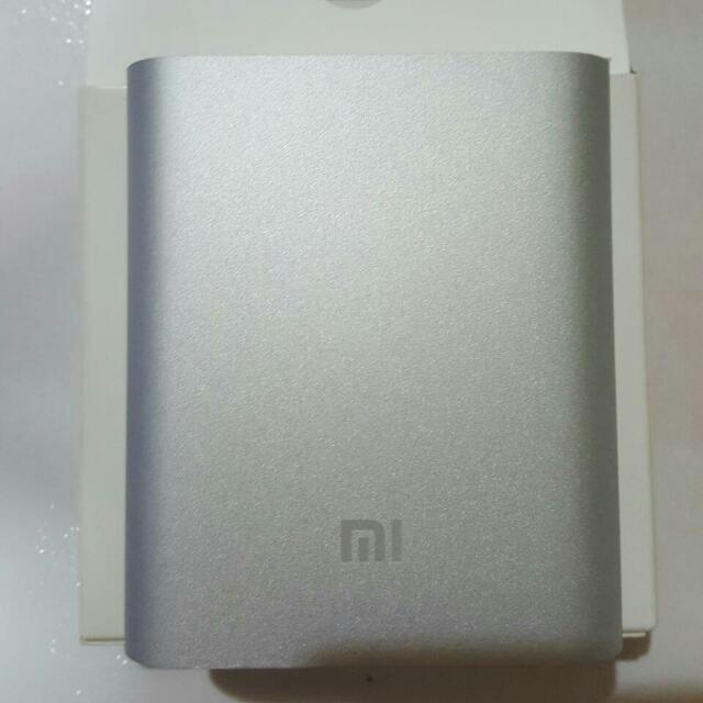 Xiaomi 10400mAh Mi Power Bank Aluminum casing with battery cell ...