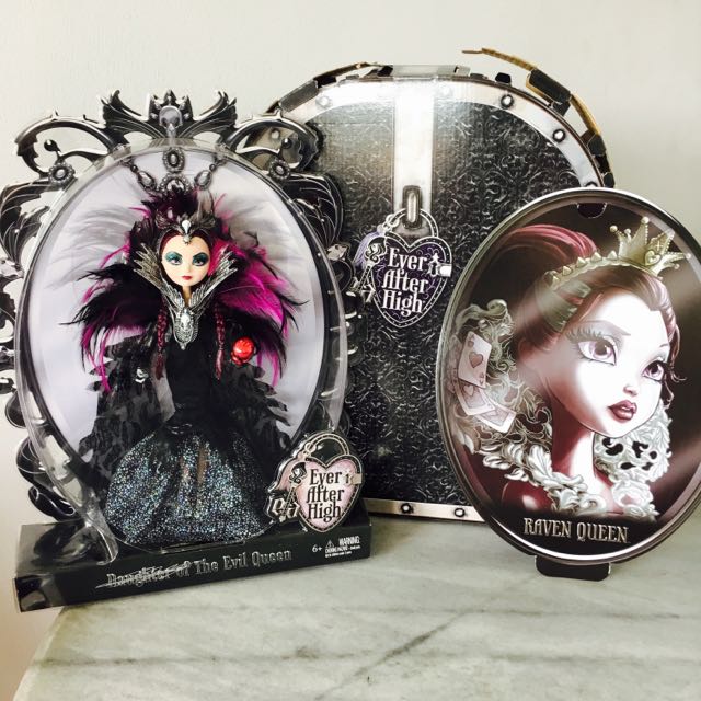 Ever After High SDCC Exclusive Raven Queen & Cedar Wood Doll Set ...