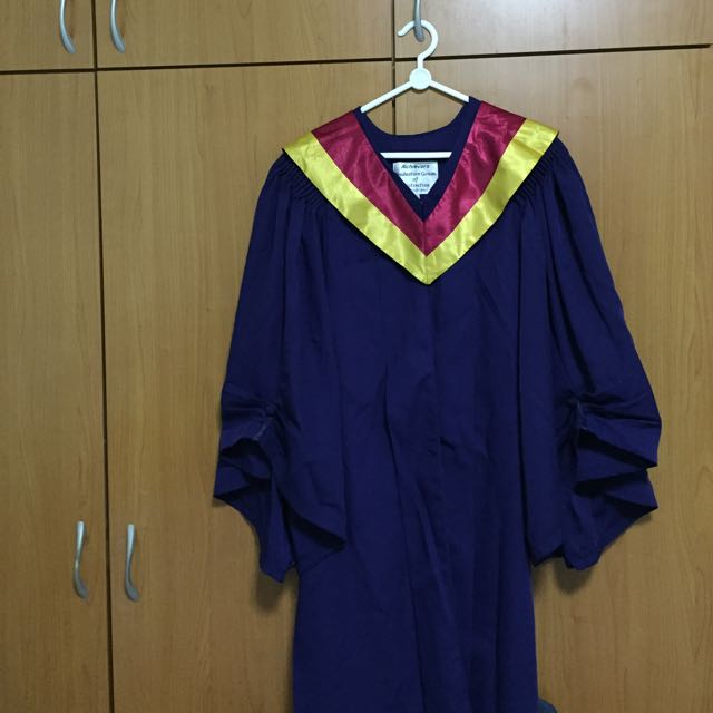 Nanyang Polytechnic Graduation Gown on Carousell