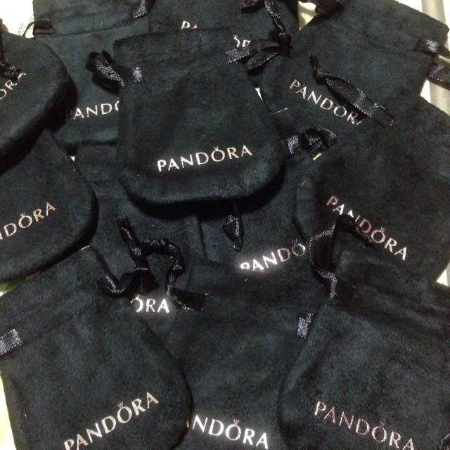 Pandora Pouch AUTHENTIC, Women's Fashion, Watches & Accessories, Other ...