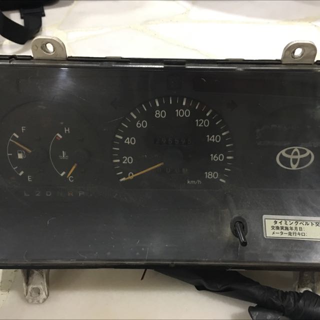 Toyota Hiace LH172 LH162 original meter cluster gauge w wiring harness ...