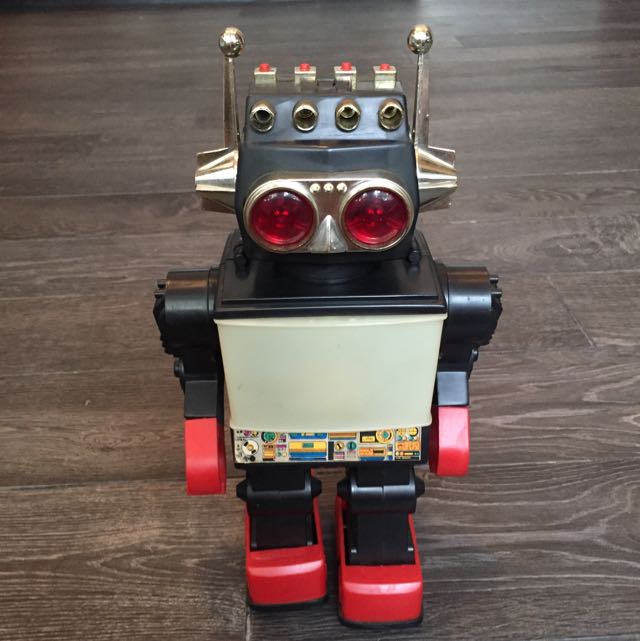 Vintage Kamco 13" Saturn Giant Walking Battery Operated Robot, Hobbies ...