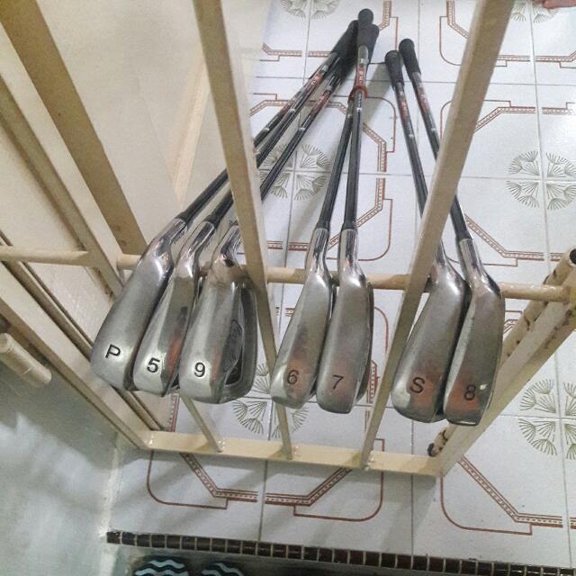 Graphite Golf Set, Sports Equipment, Sports & Games, Golf on Carousell