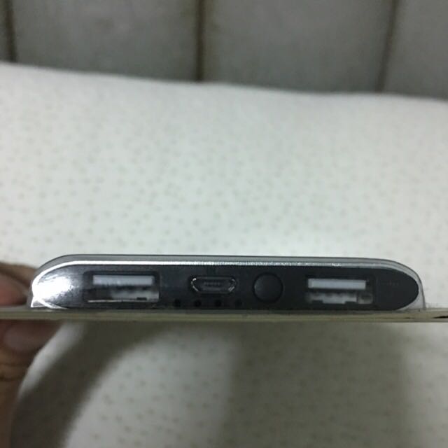 MINISO JAPAN 4000 mAh UltraThin Dual USB Portable External Battery ...