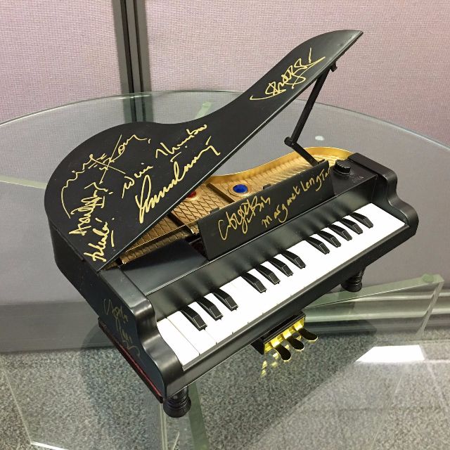 Toy Piano - Autographed by famous Singaporean personalities, Hobbies ...