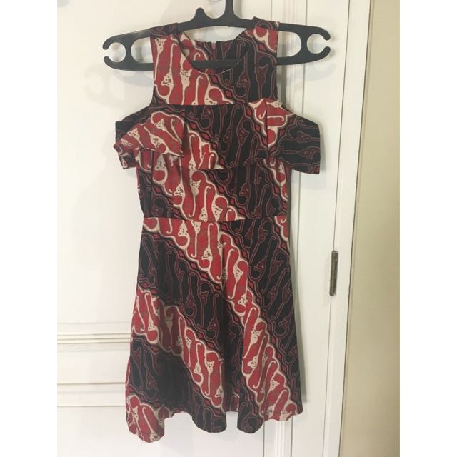 Batik Sabrina Dress, Fesyen Wanita, Pakaian Wanita di Carousell