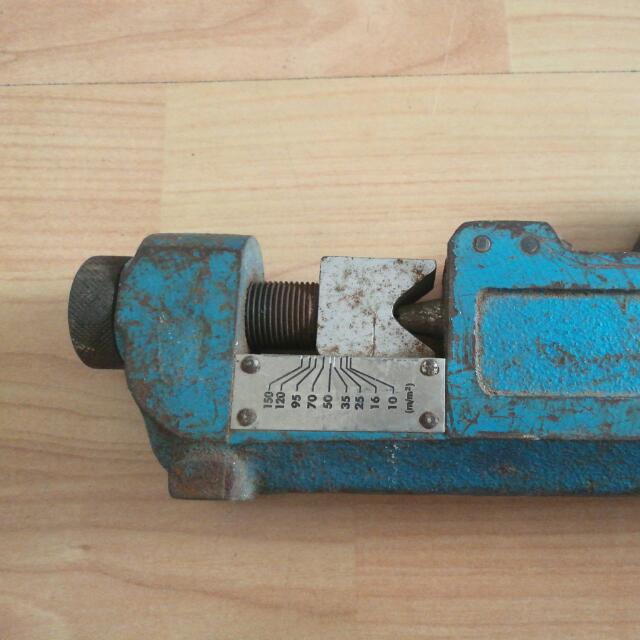 Cable Tong, Electronics, Others on Carousell