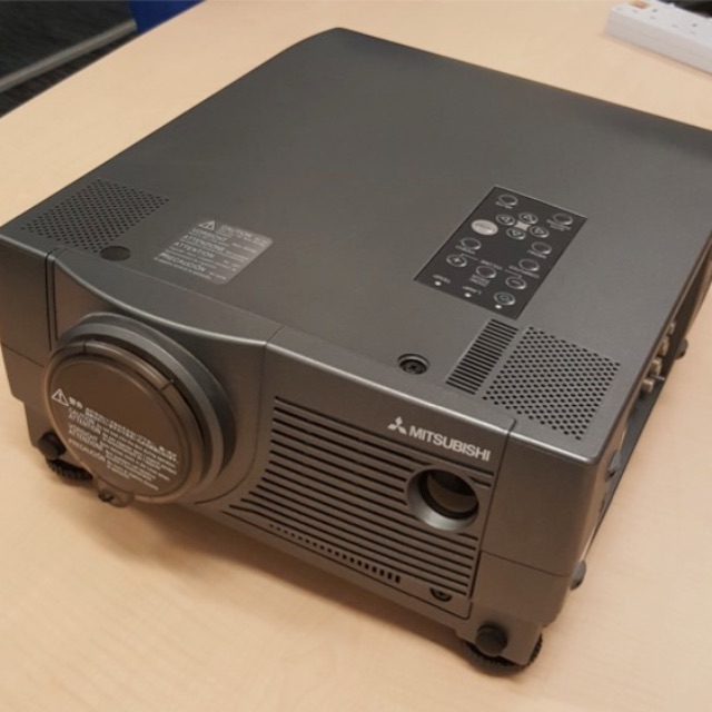 Mitsubishi LVP-X400BU LCD Projector, TV & Home Appliances, TV & Entertainment, Projectors on ...