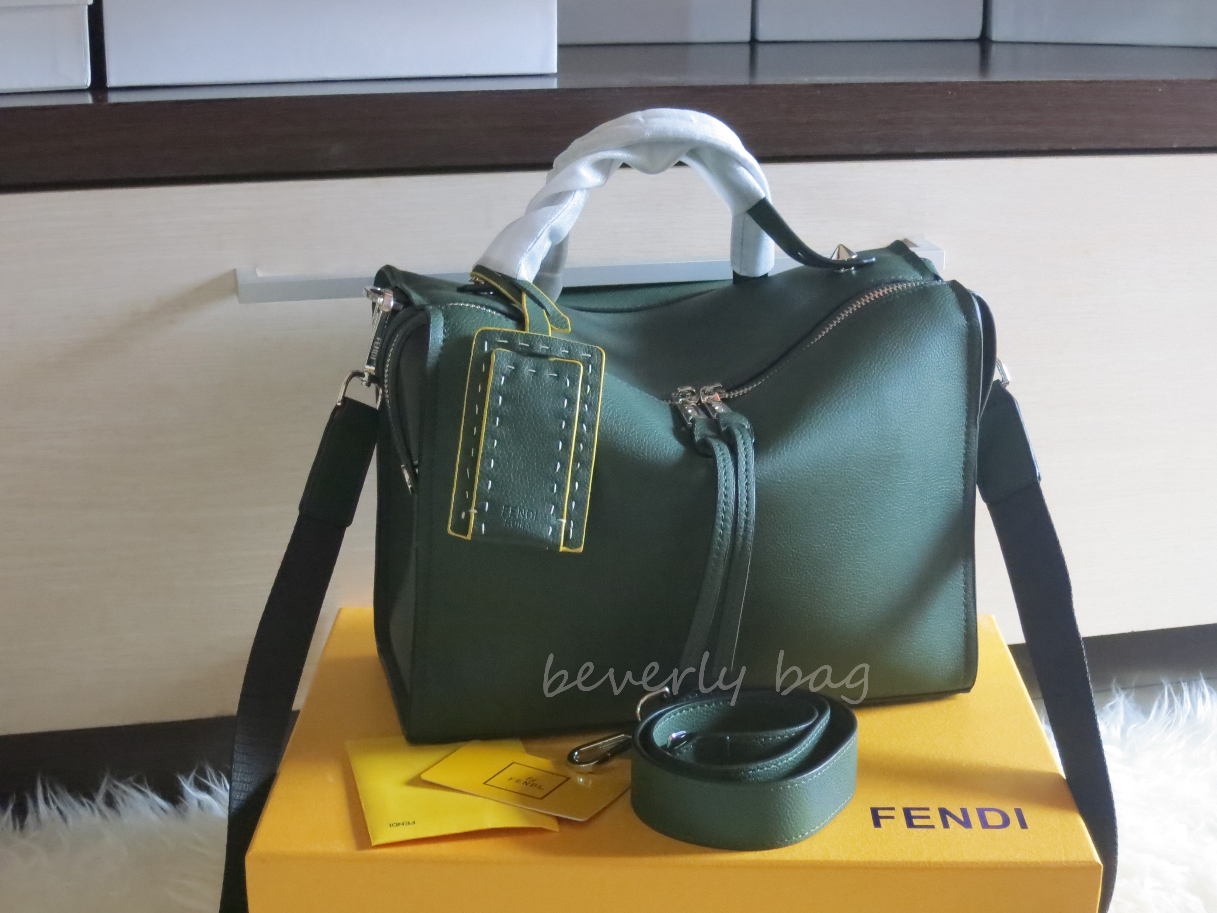jual tas bag Fendi Lei Selleria ORI LEATHER MIRROR - green, Olshop ...