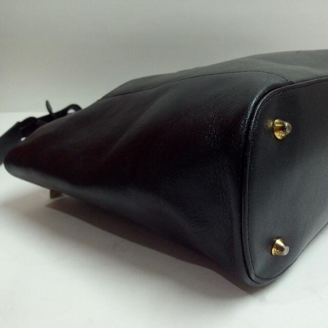 Authentic Ontani Christian Italy Bag Genuine Leather, Women's Fashion ...