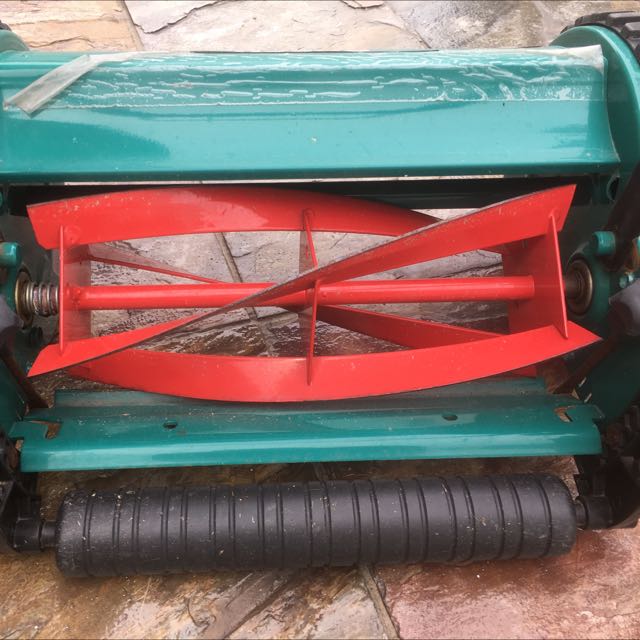 Bosch Hand Lawn Mower AHM 30, Furniture & Home Living, Gardening, Grass ...