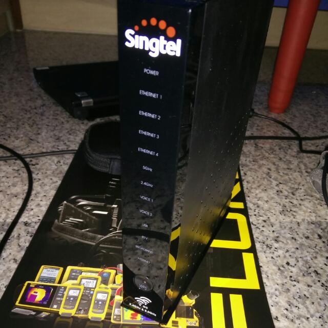 Aztech FG7003GRV(AC) Wireless Router Singtel, Computers & Tech, Parts ...