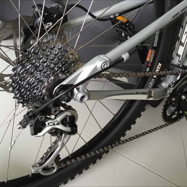 GT Avalanche 1.0 Disc MTB, Sports Equipment, Bicycles & Parts, Bicycles ...