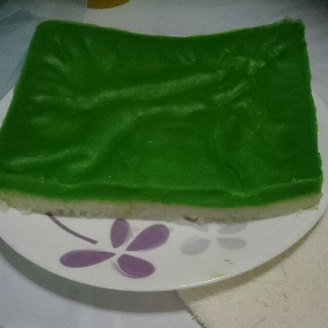 Kueh Lapis, Puteri Salat & Pulot Serunding Available Here, Any ...