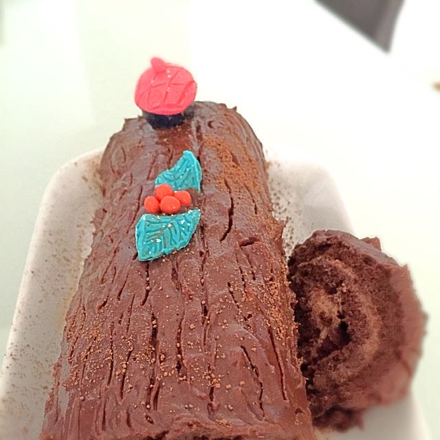 Log Cake, Bulletin Board, Preorders on Carousell