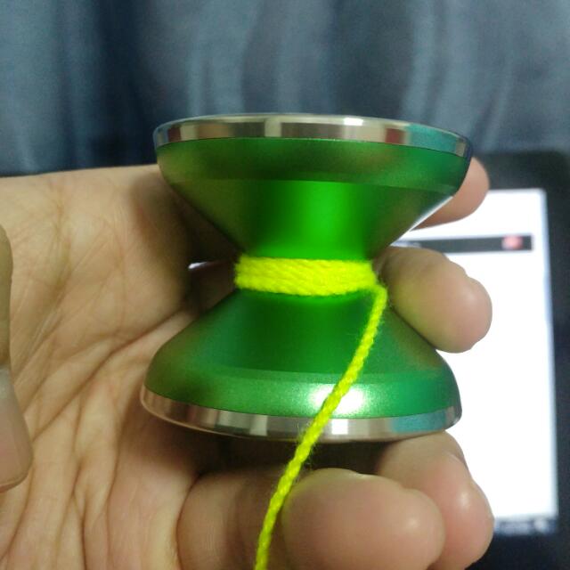 Yoyofficer Shift! Bimetal Yoyo, Hobbies & Toys, Toys & Games on Carousell