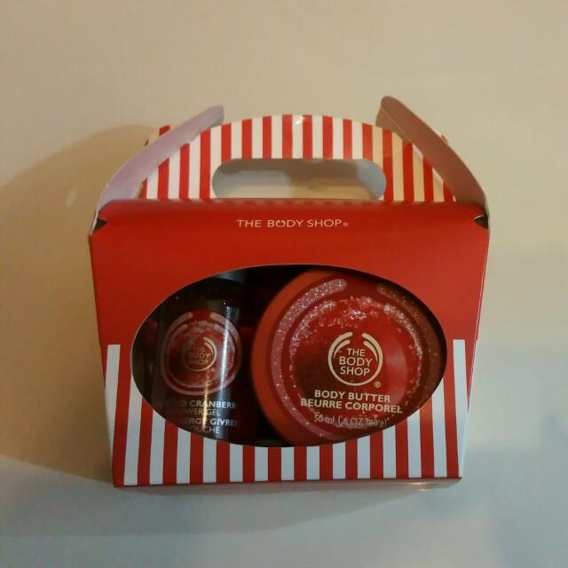 The Body Shop Frosted Cranberry Treat Box, Women's Fashion, Bags ...