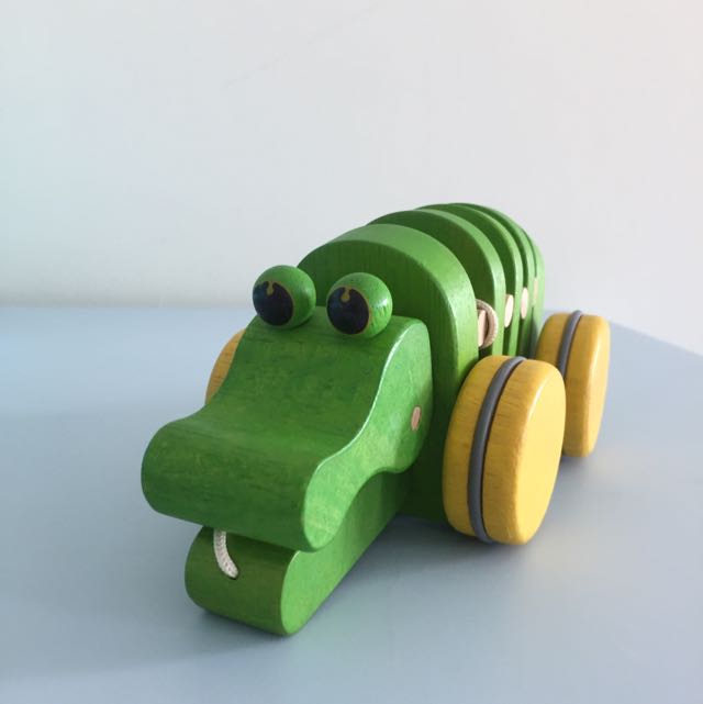 Dancing Alligator, Hobbies & Toys, Toys & Games on Carousell
