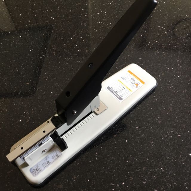 Heavy Duty Stapler with 100-sheet Capacity, Furniture & Home Living ...