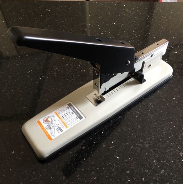 Heavy Duty Stapler with 100-sheet Capacity, Furniture & Home Living ...