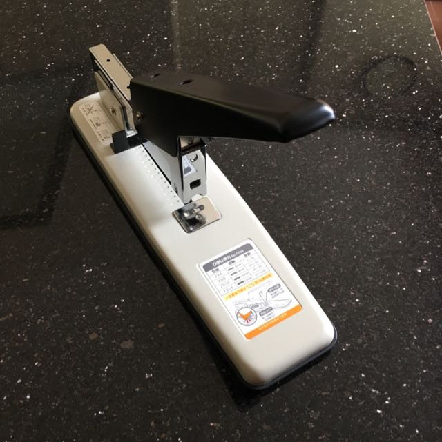 Heavy Duty Stapler with 100-sheet Capacity, Furniture & Home Living ...