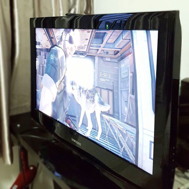 Samsung 32" LCD TV (2009 Model), TV & Home Appliances, TV ...