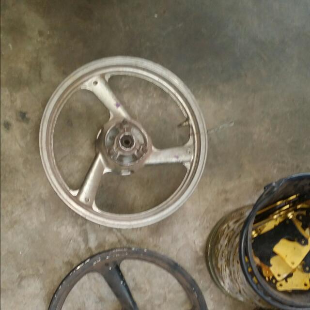set rim YAMAHA TZM150, Motorbikes on Carousell