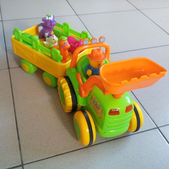 Toys R Us Bruin tractor and animal trailer, Hobbies & Toys, Toys ...