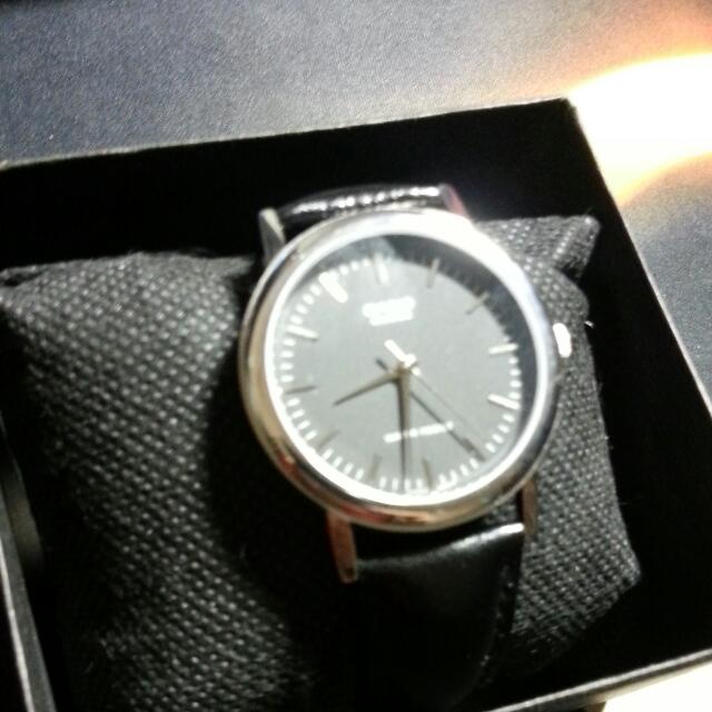 CASIO Black Watch with Silver Outline, Mobile Phones & Gadgets ...