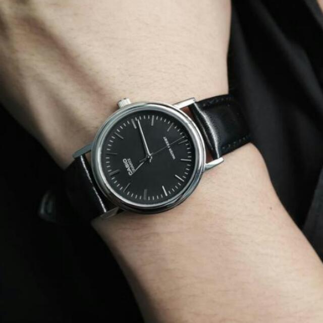 CASIO Black Watch with Silver Outline, Mobile Phones & Gadgets ...