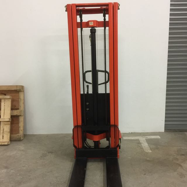 Electric Stacker Euro Lifter, Furniture & Home Living, Home Improvement ...