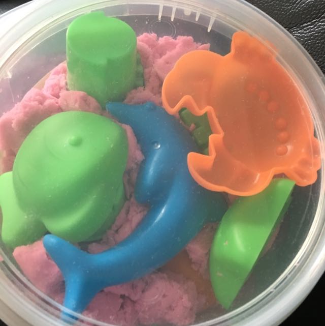 kinetic sand and sand pit, Hobbies & Toys, Toys & Games on Carousell