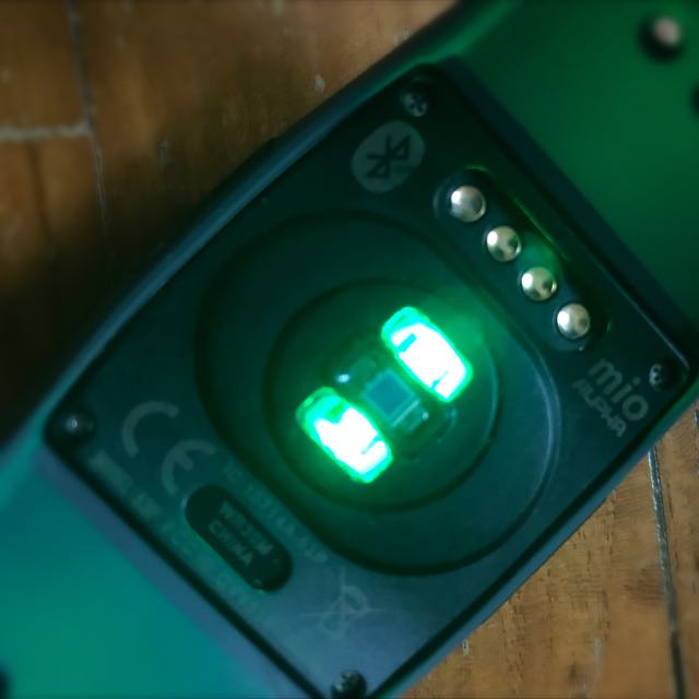 Mio Alpha Heart Rate Watch, Mobile Phones & Gadgets, Wearables & Smart ...