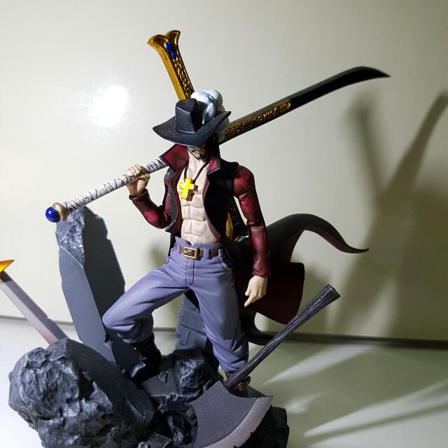 Banpresto One Piece - Colosseum SCultures : Dracule Mihawk Figure ...