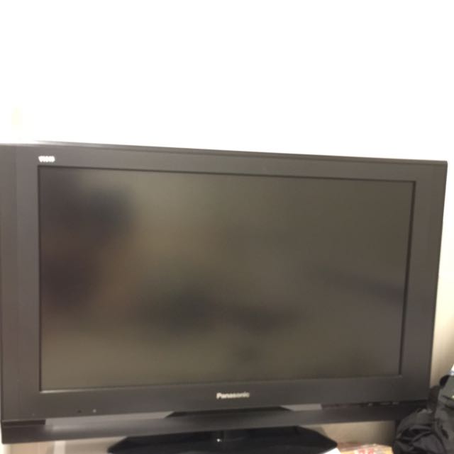 Panasonic 32-inch LCD TV, Home Appliances, TVs & Entertainment Systems ...