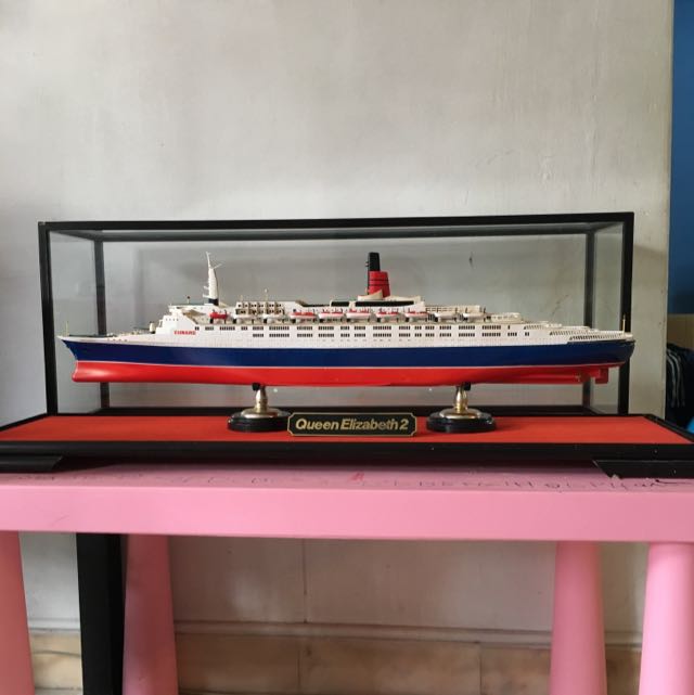 Revell plastic model kit-Queen Elizabeth 2 1/450-1983-Vintage-65.8cm ...