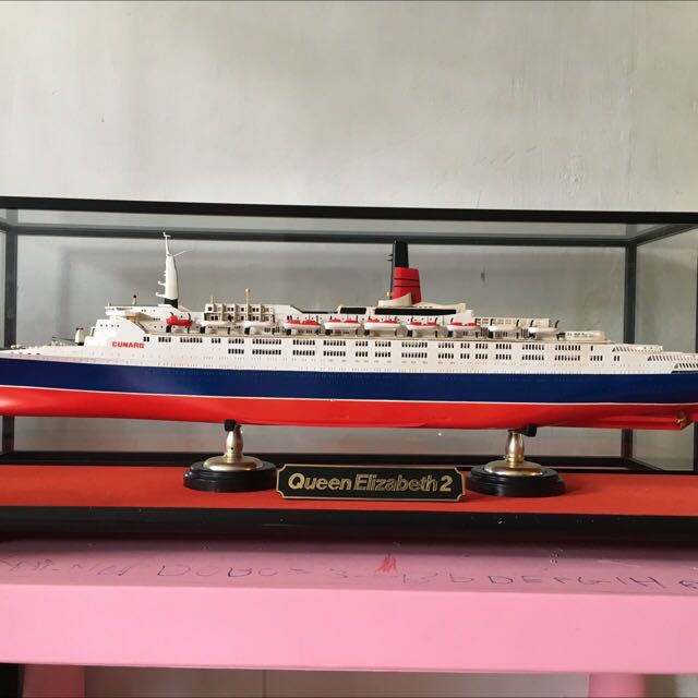Revell plastic model kit-Queen Elizabeth 2 1/450-1983-Vintage-65.8cm ...