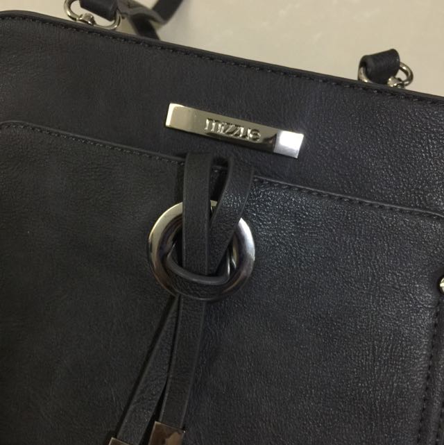 Grey Mizzue Shoulder Bag, Women's Fashion, Bags & Wallets, Shoulder ...
