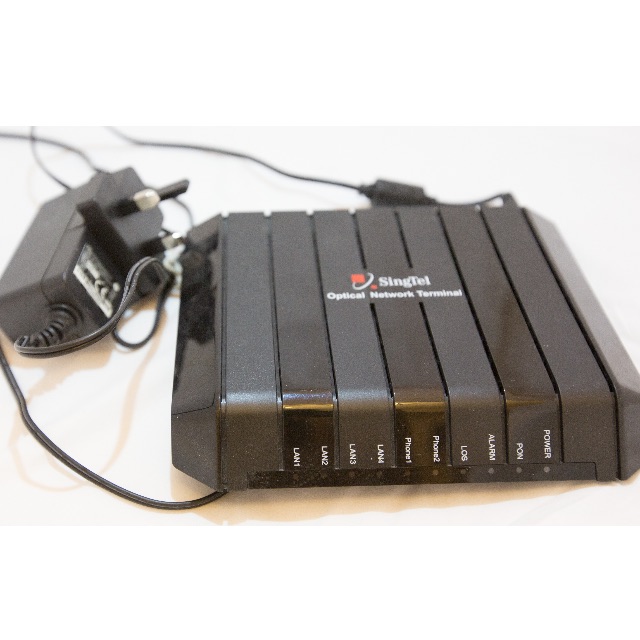 Singtel Optical Network Terminal ZTE ONT, Computers & Tech, Parts ...